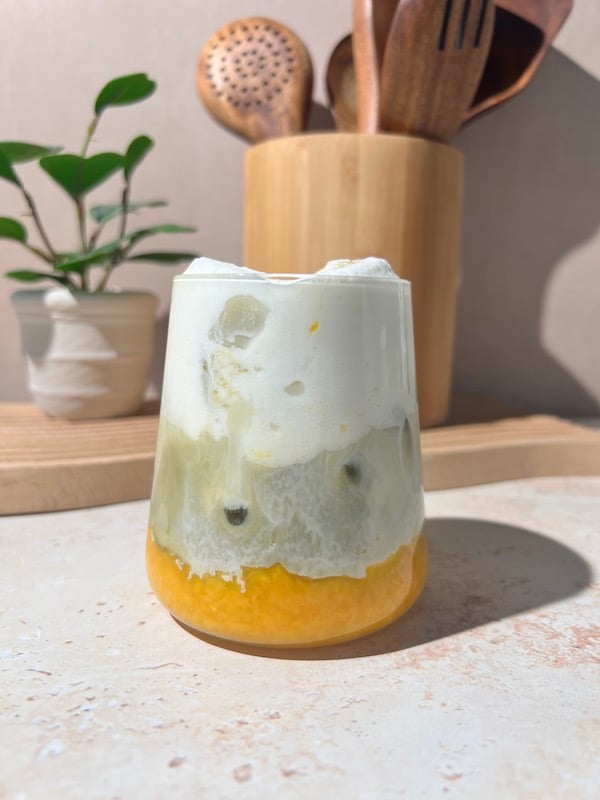 Mango Matcha Iced Latte – MUD\WTR
